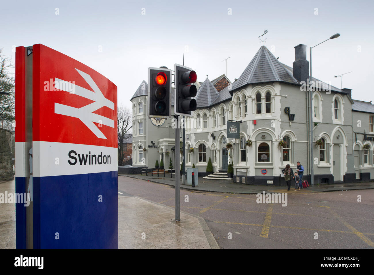Swindon, Wiltshire, UK, showing Debenhams, Regent Circus, Great Western ...