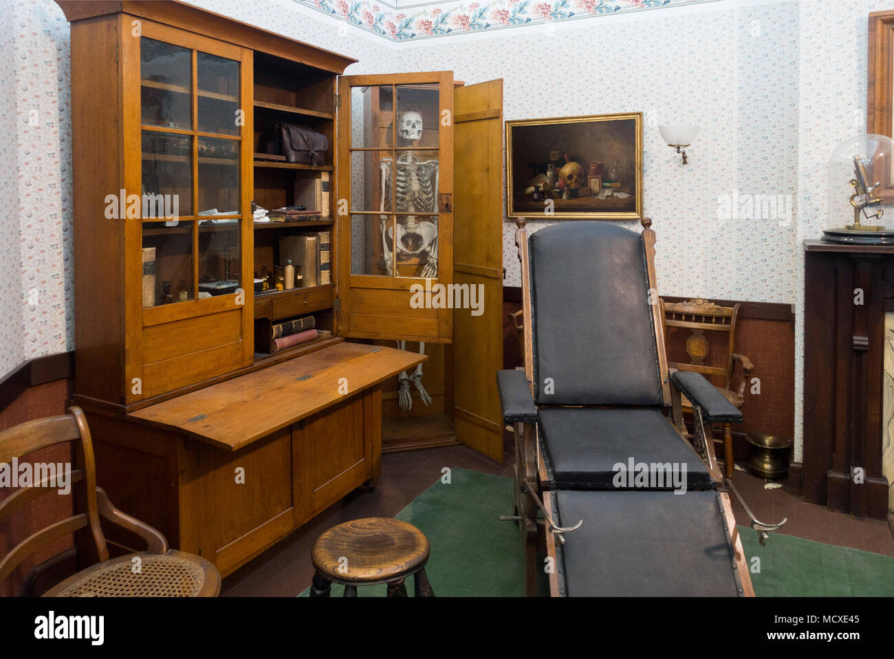 Medical history museum hi-res stock photography and images - Alamy