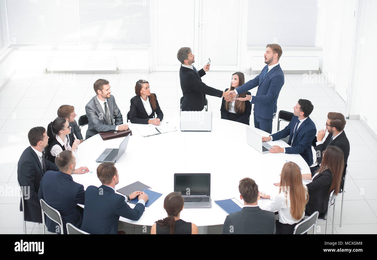 Business negotiation round table hi-res stock photography and images ...