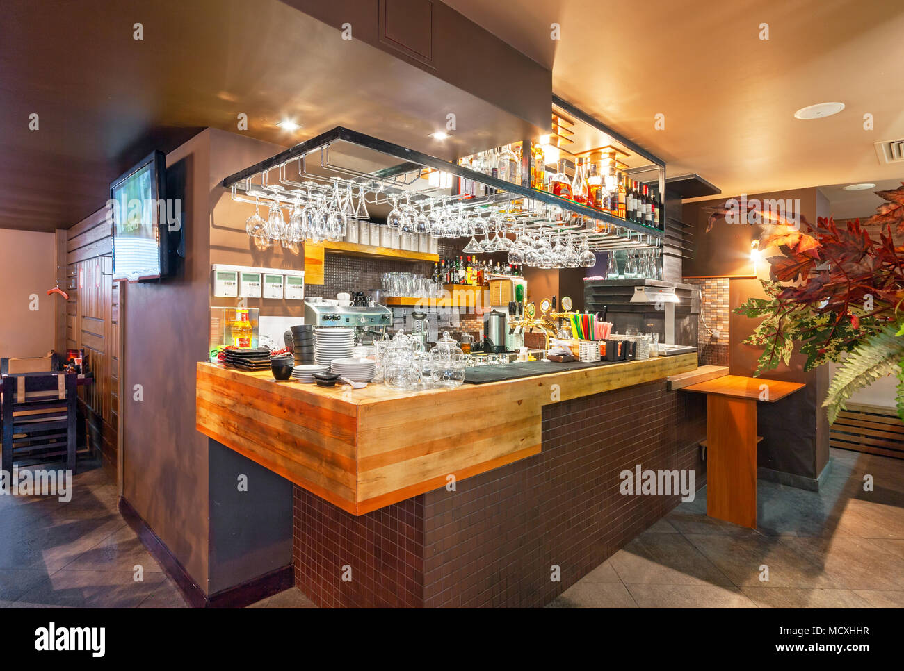Interior counter japanese sushi restaurant hi-res stock photography and ...