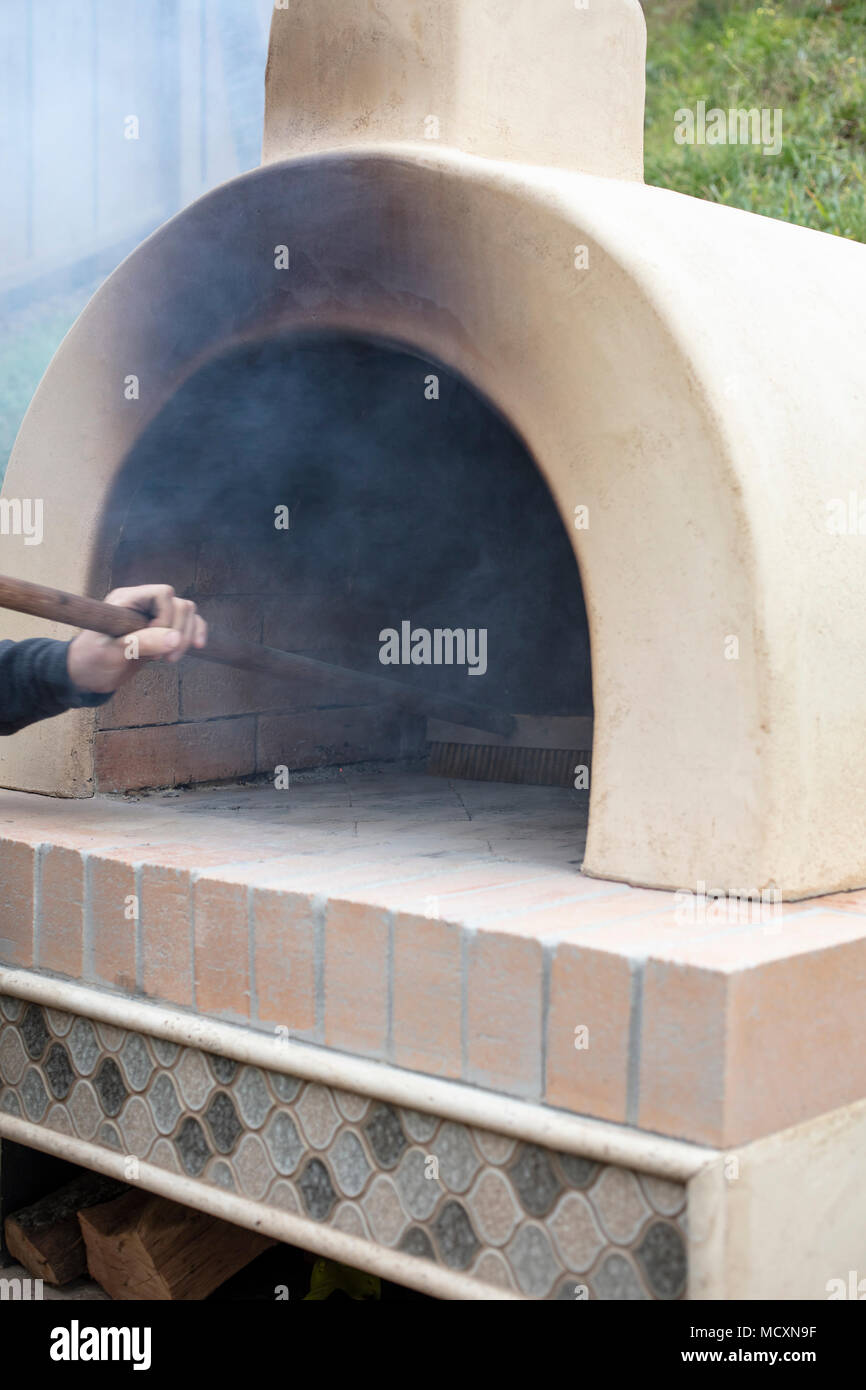 Outdoor oven hi-res stock photography and images - Alamy