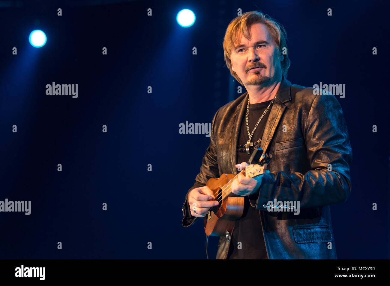 Nik p singer hi-res stock photography and images - Alamy