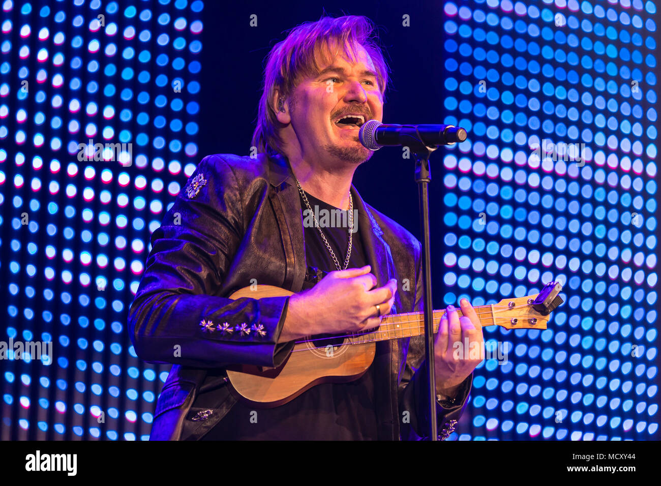 Nik p singer hi-res stock photography and images - Alamy