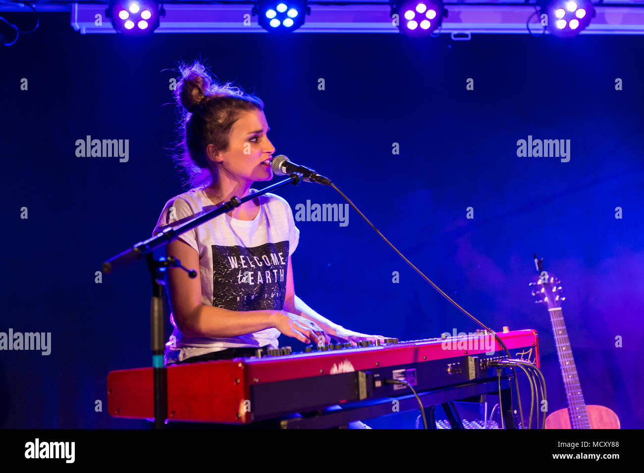 Lina button live hi-res stock photography and images - Alamy