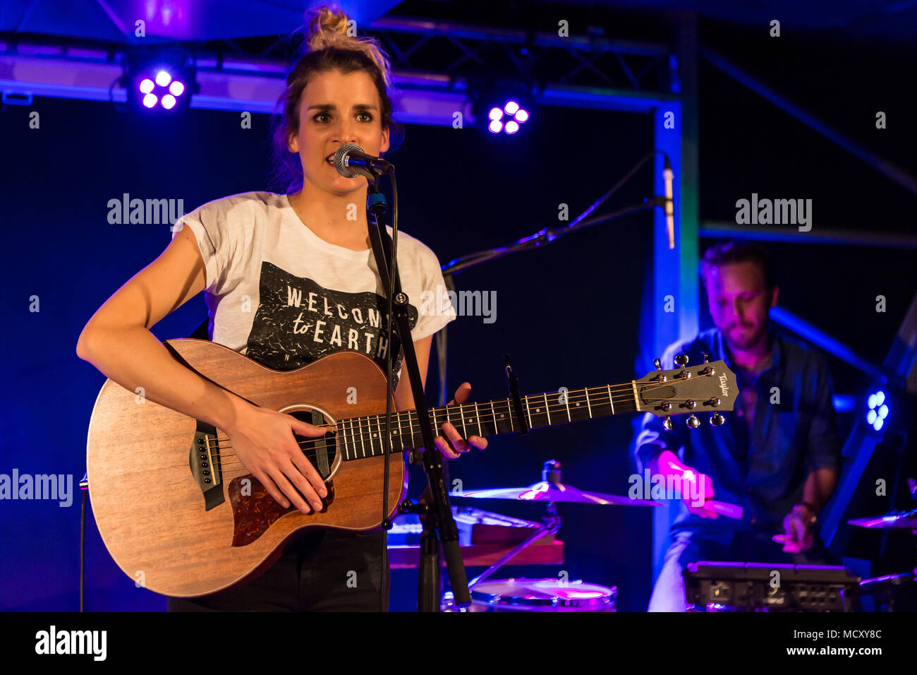 Lina button live hi-res stock photography and images - Alamy