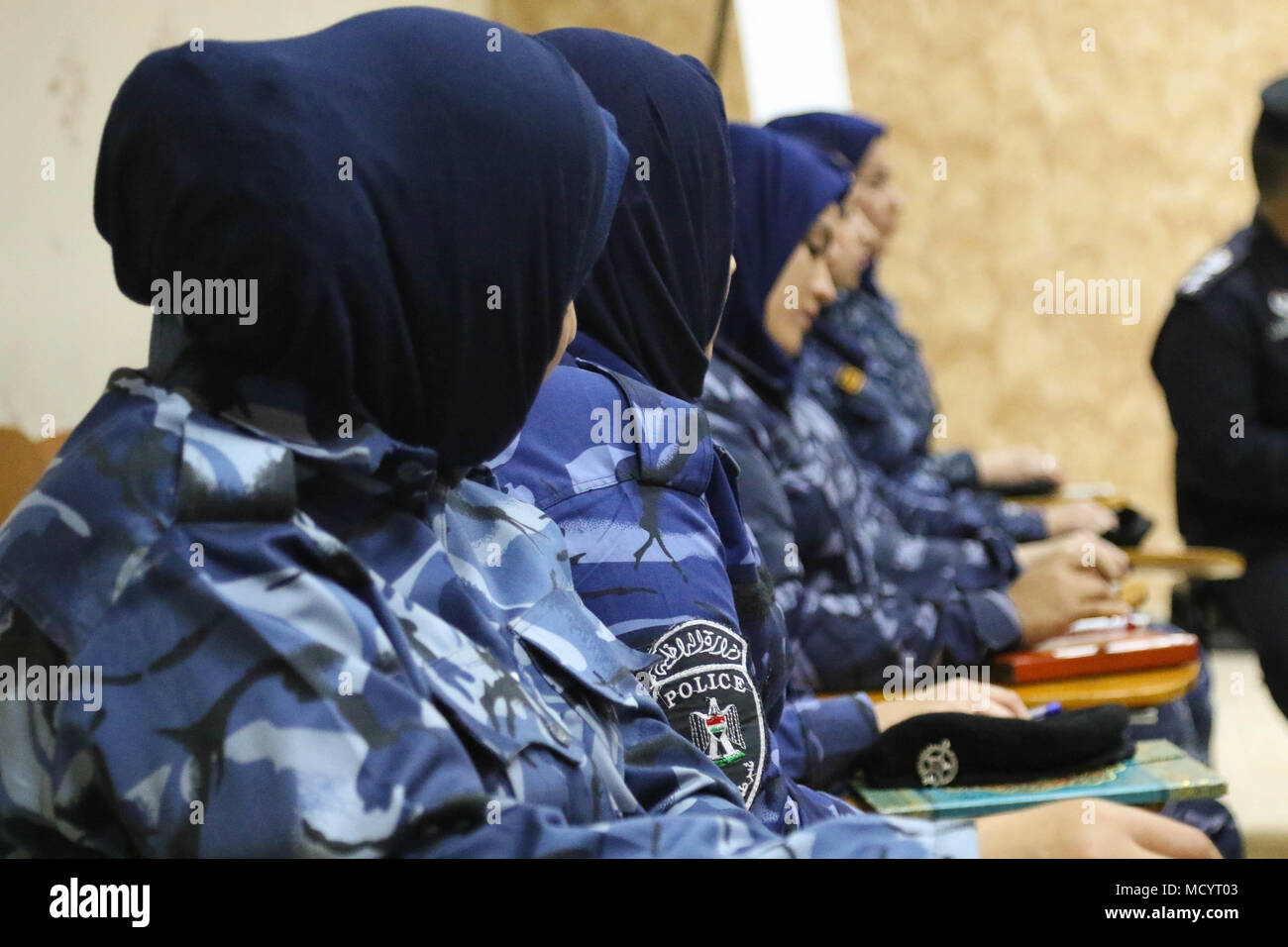 Students from Iraq’s Ministry of Interior Police Female Training ...