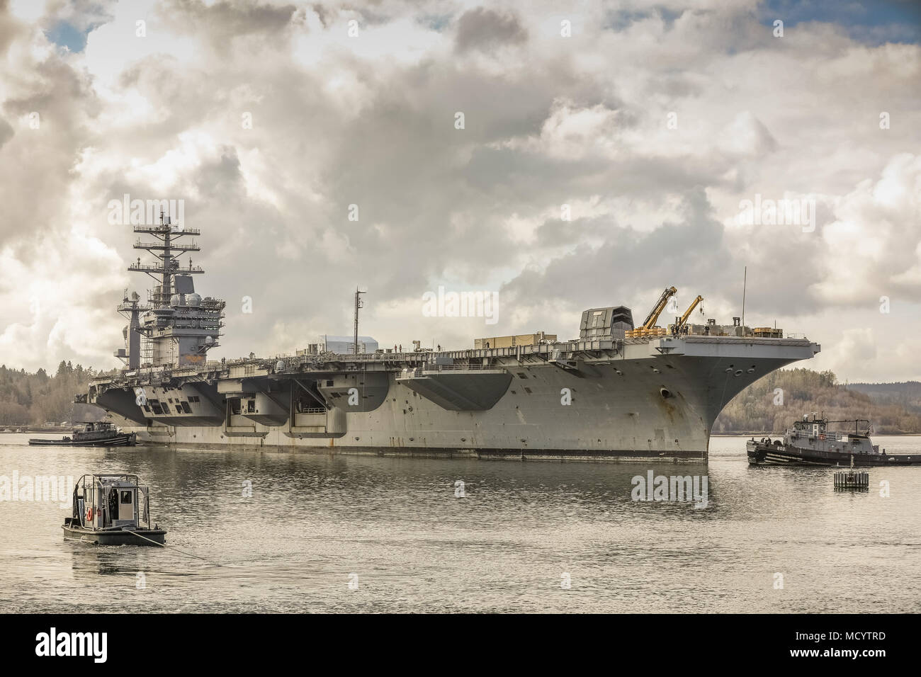 Ship drydock waterfront hi-res stock photography and images - Alamy