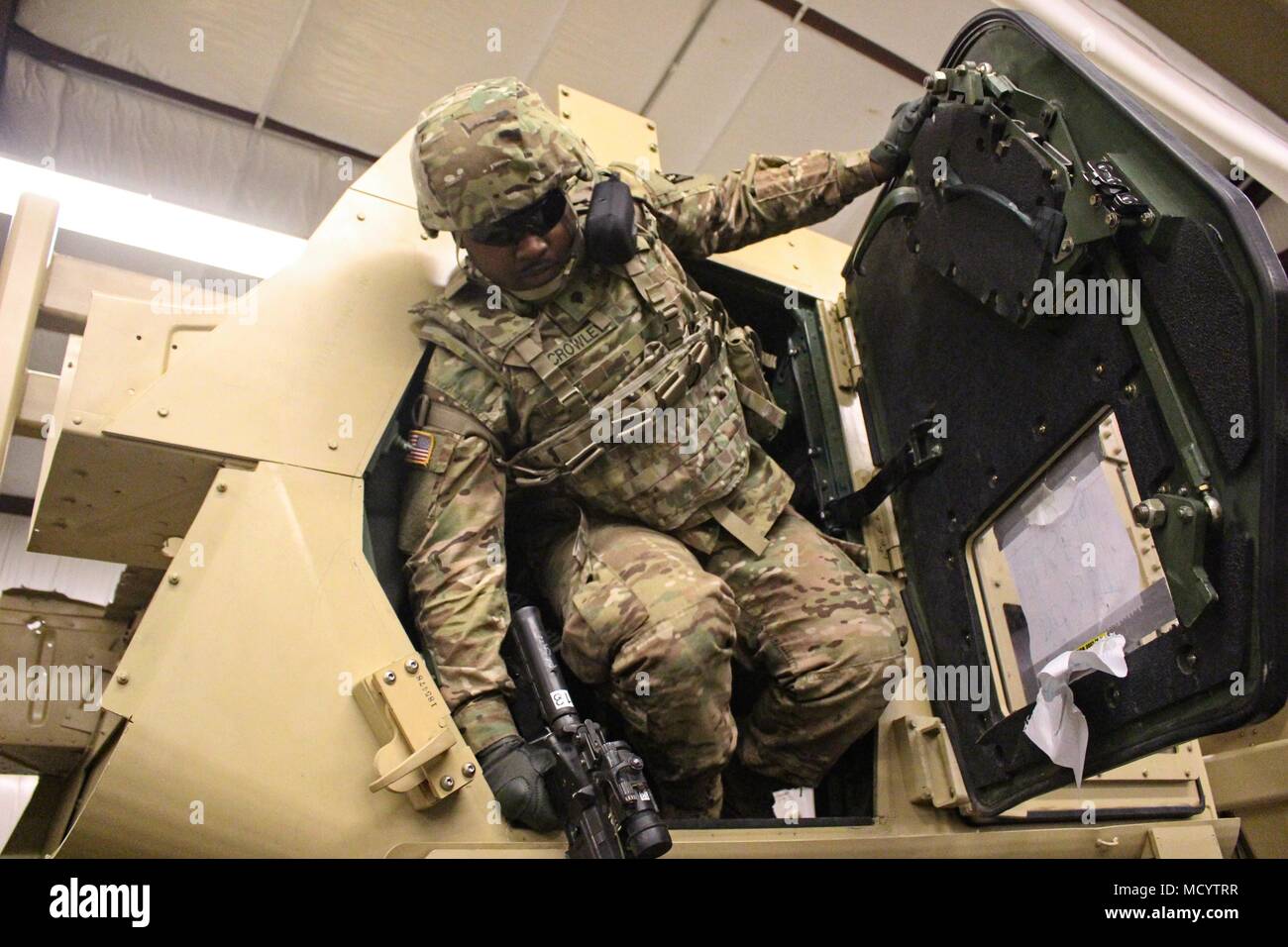 Humvee egress assistance trainer hi-res stock photography and images ...