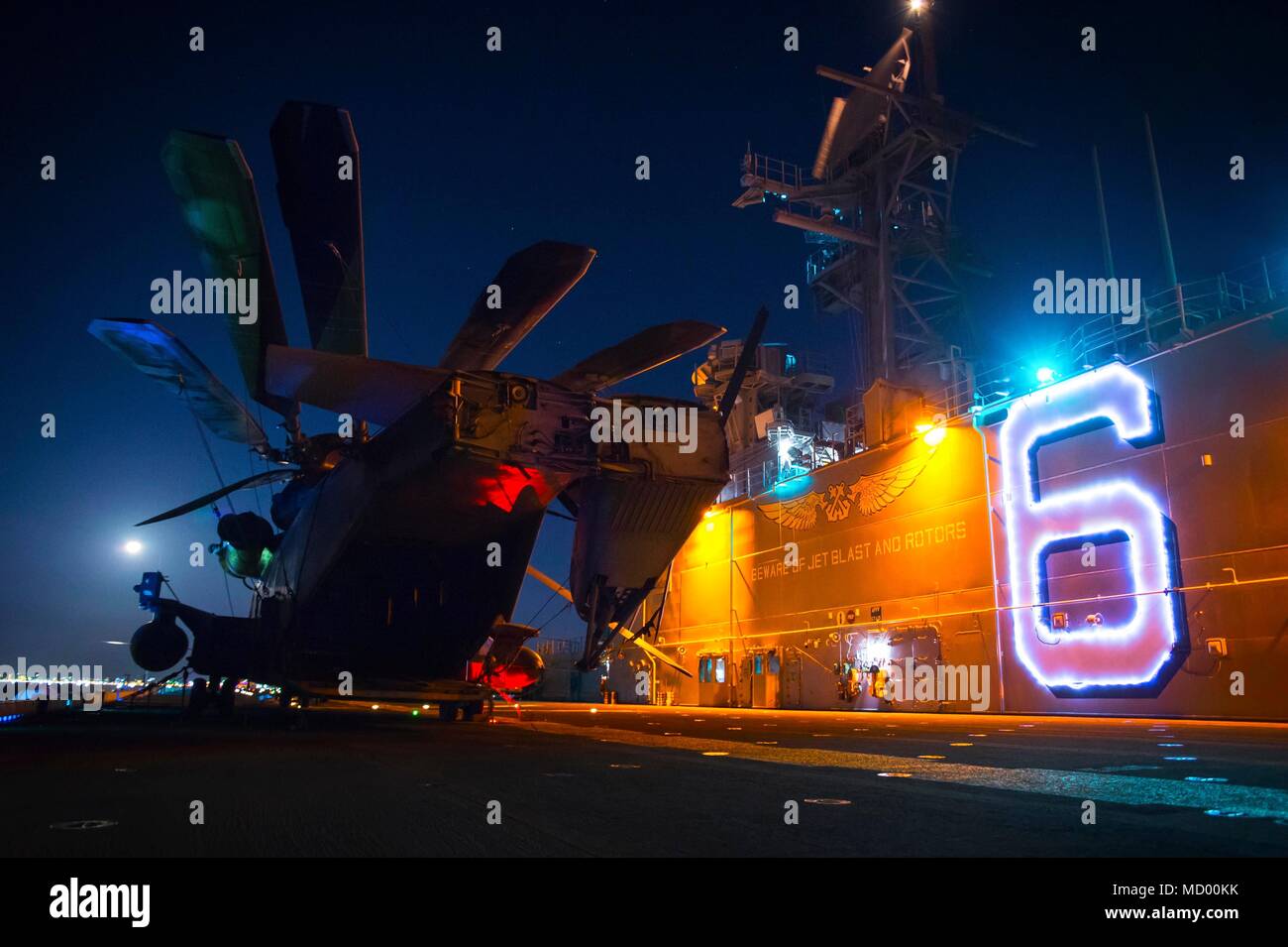 180305-N-TH560-067 MANILA BAY, Philippines (March 5, 2018) A CH-53E ...