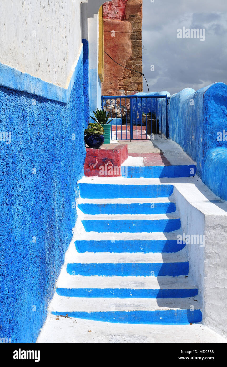 Blue painted steps hi-res stock photography and images - Alamy