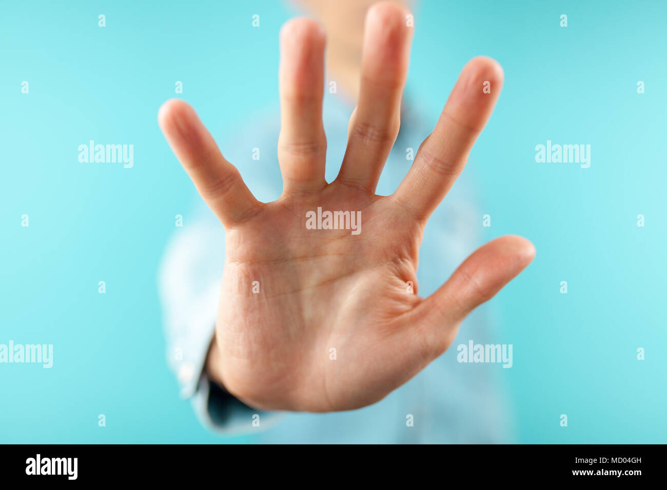 Hand warning sign stop hi-res stock photography and images - Alamy