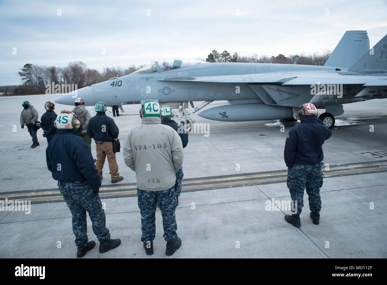 VIRGINIA BEACH (Mar. 22, 2018) Sailors assigned to the Gunslingers of ...