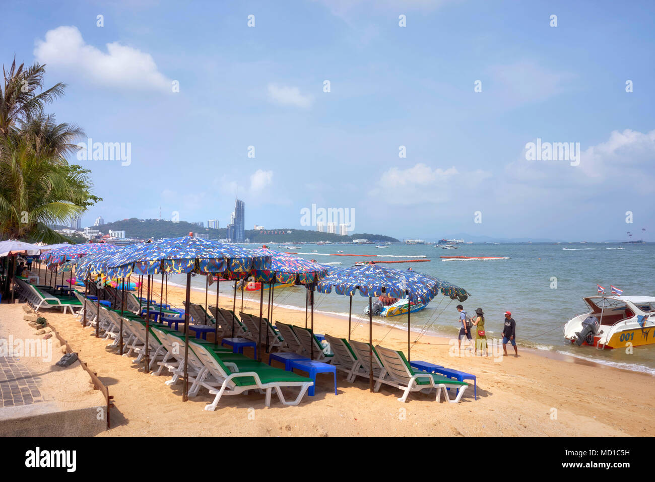 Pattaya beach hi-res stock photography and images - Alamy
