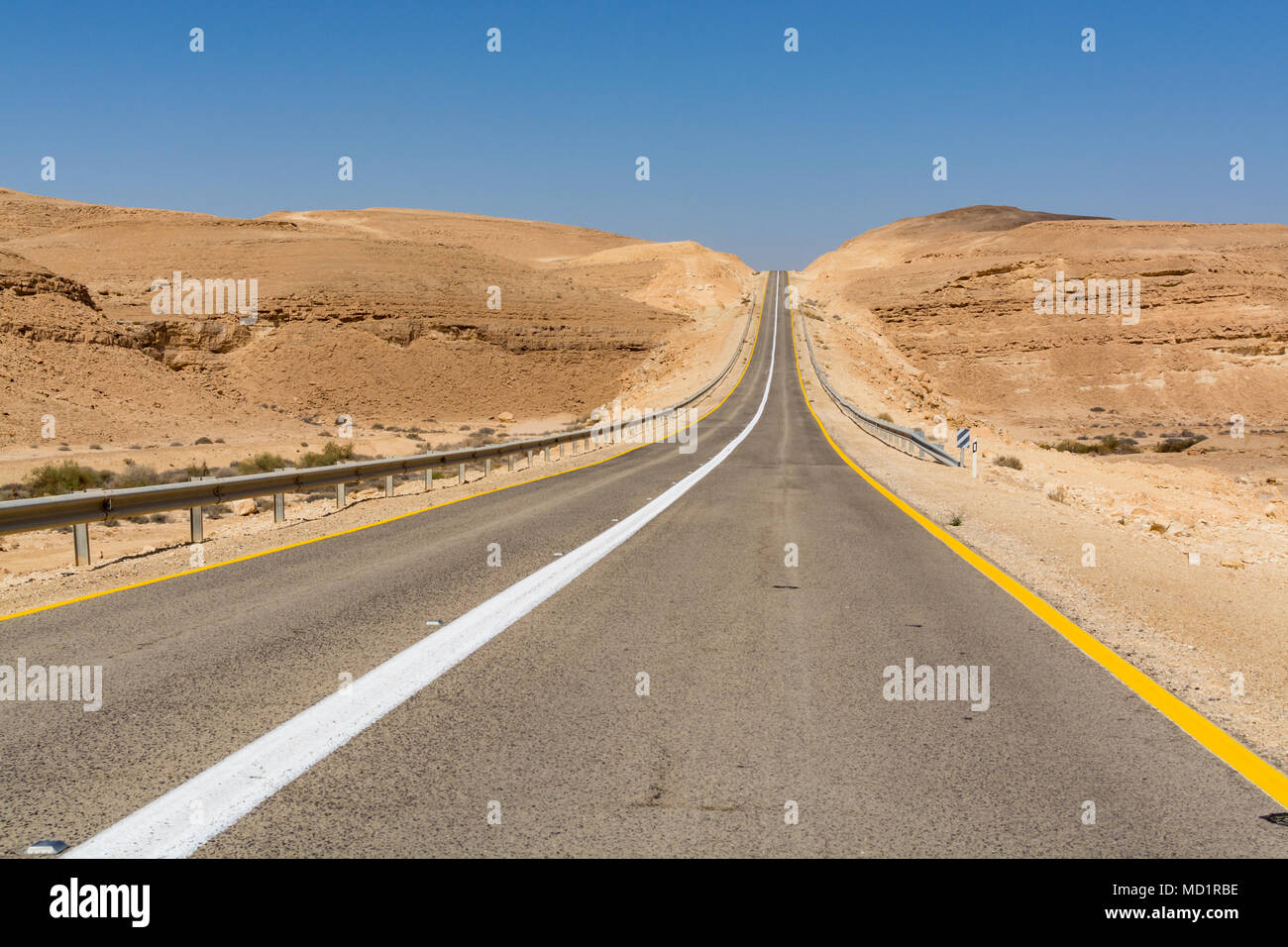 Asphalt road in desert Negev, Israel, road 40, transport infrastructure ...