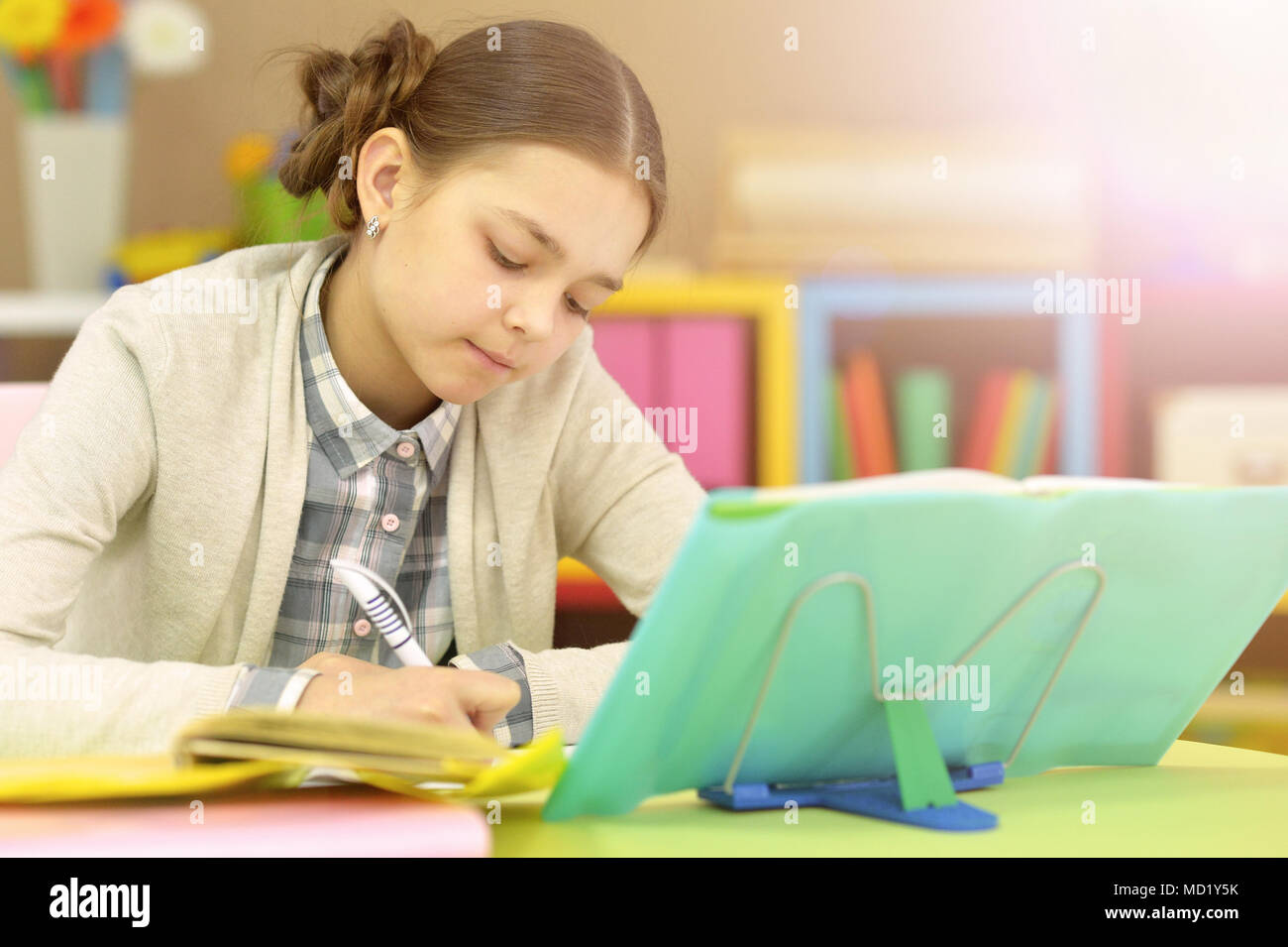 Study education teen schoolgirl hi-res stock photography and images - Alamy