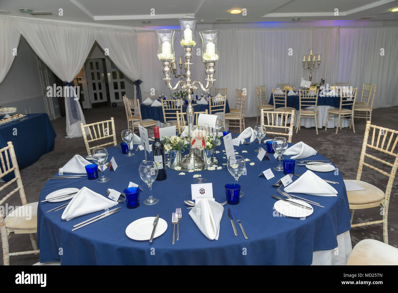 Room layout for wedding reception | Honestweddingadvice.com