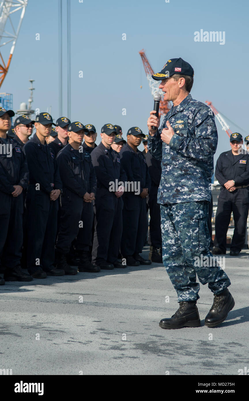 U s navy barge apl 40 hi-res stock photography and images - Alamy