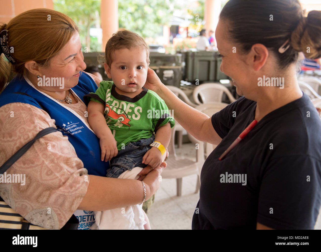 180315-N-UP035-0029 PUERTO CORTES, Honduras (March 15, 2018) Cmdr ...