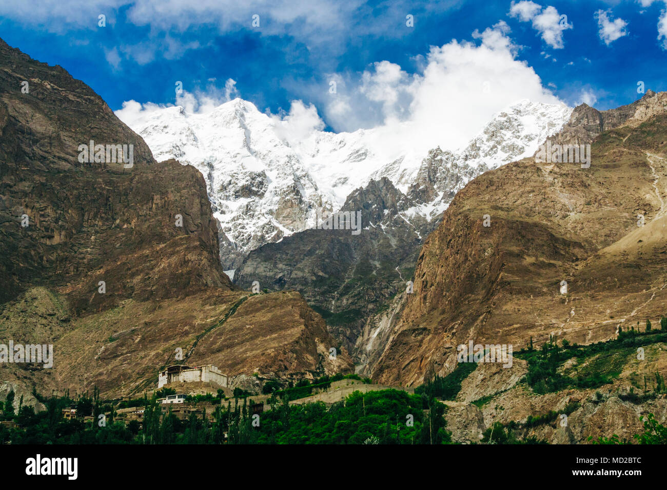 Baltit fort in mountains background, Karimabad, Hunza Valley, Gilgit ...