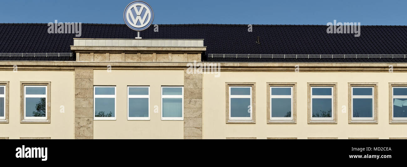 Vw logo production hi-res stock photography and images - Alamy
