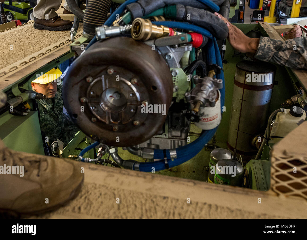 U.S. Army Reserve mechanics from across the 200th Military Police ...