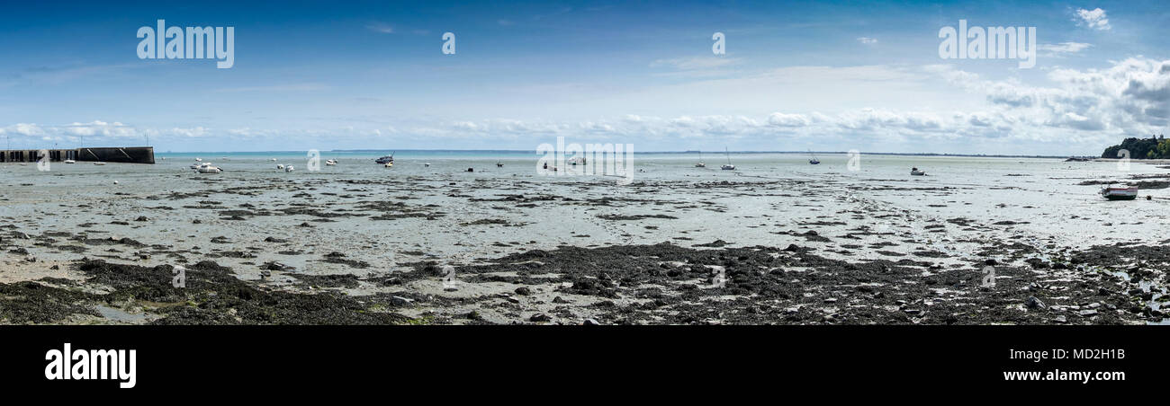 Vast beach hi-res stock photography and images - Alamy