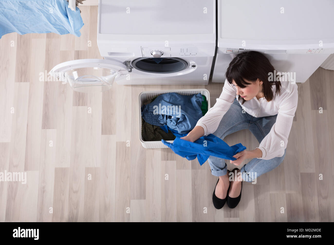 Broken clothes washer and dryer hi-res stock photography and images - Alamy