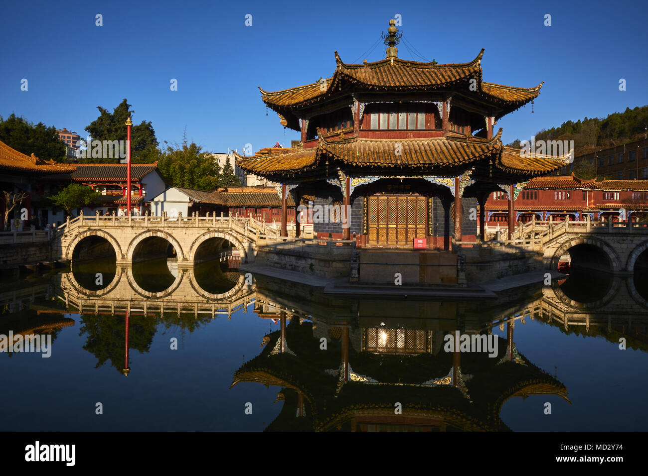 Yuantong temple hi-res stock photography and images - Alamy