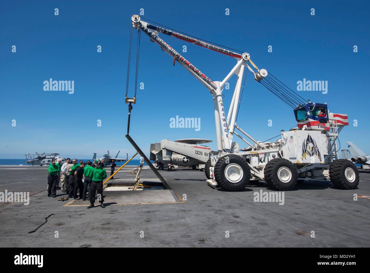 Tilly crash crane hi-res stock photography and images - Alamy
