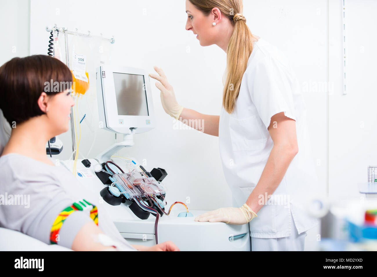 Critical care nurse hi-res stock photography and images - Alamy