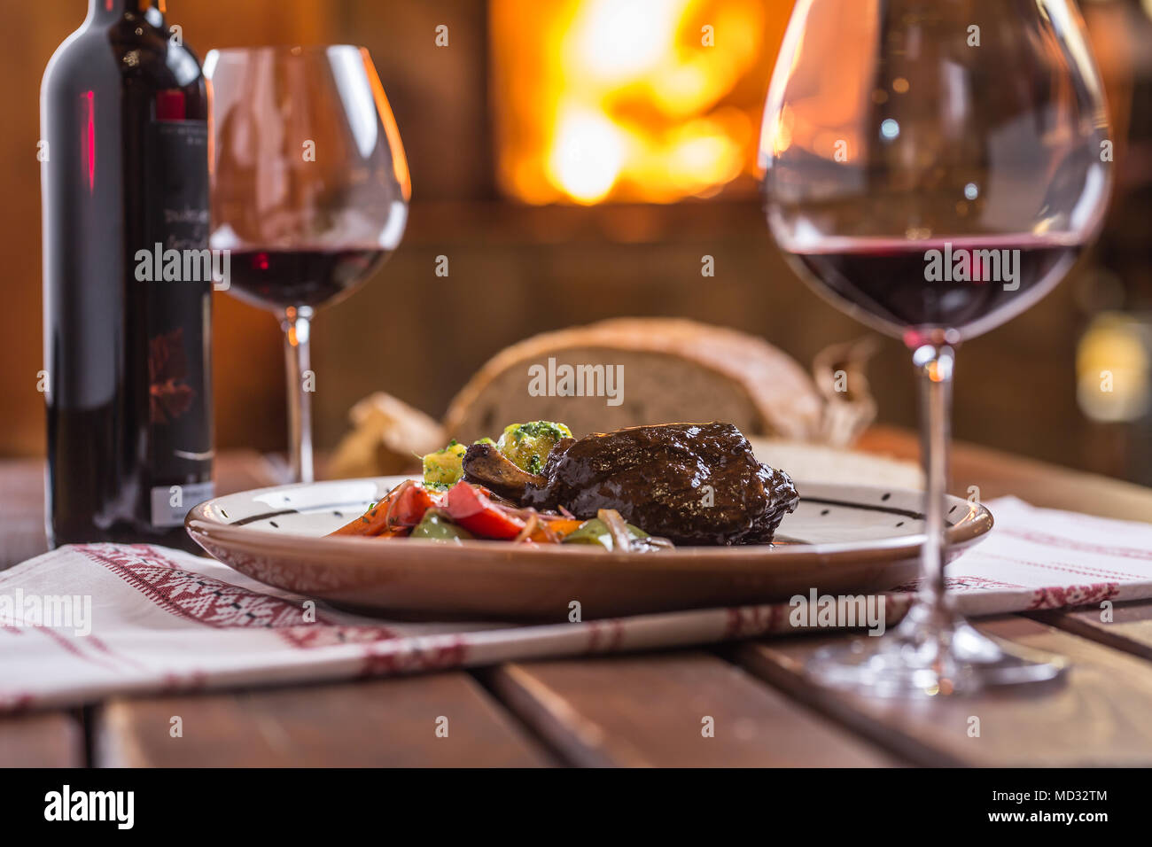 Confit rabbit hi-res stock photography and images - Alamy