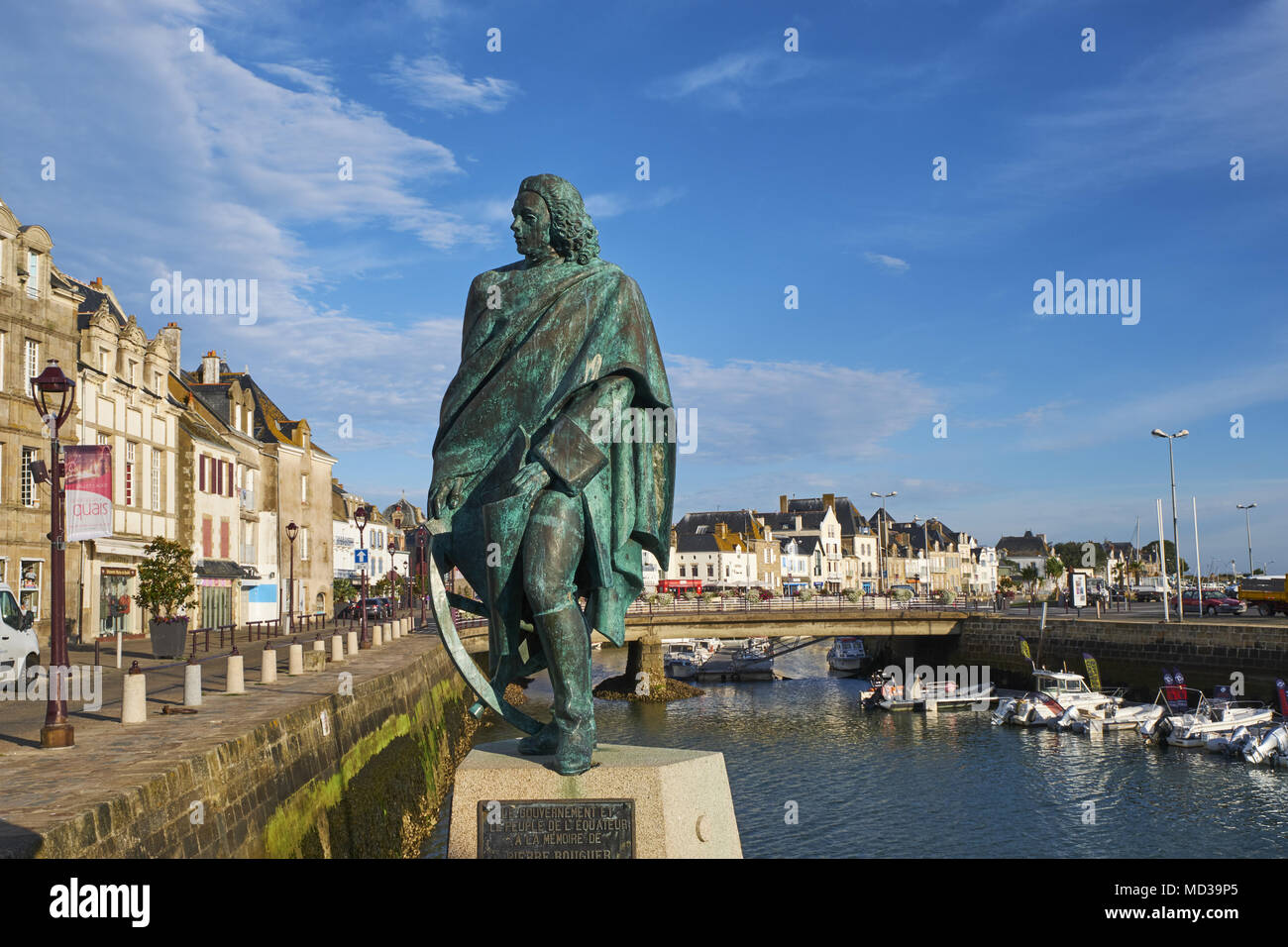 Pierre bouguer statue hi-res stock photography and images - Alamy