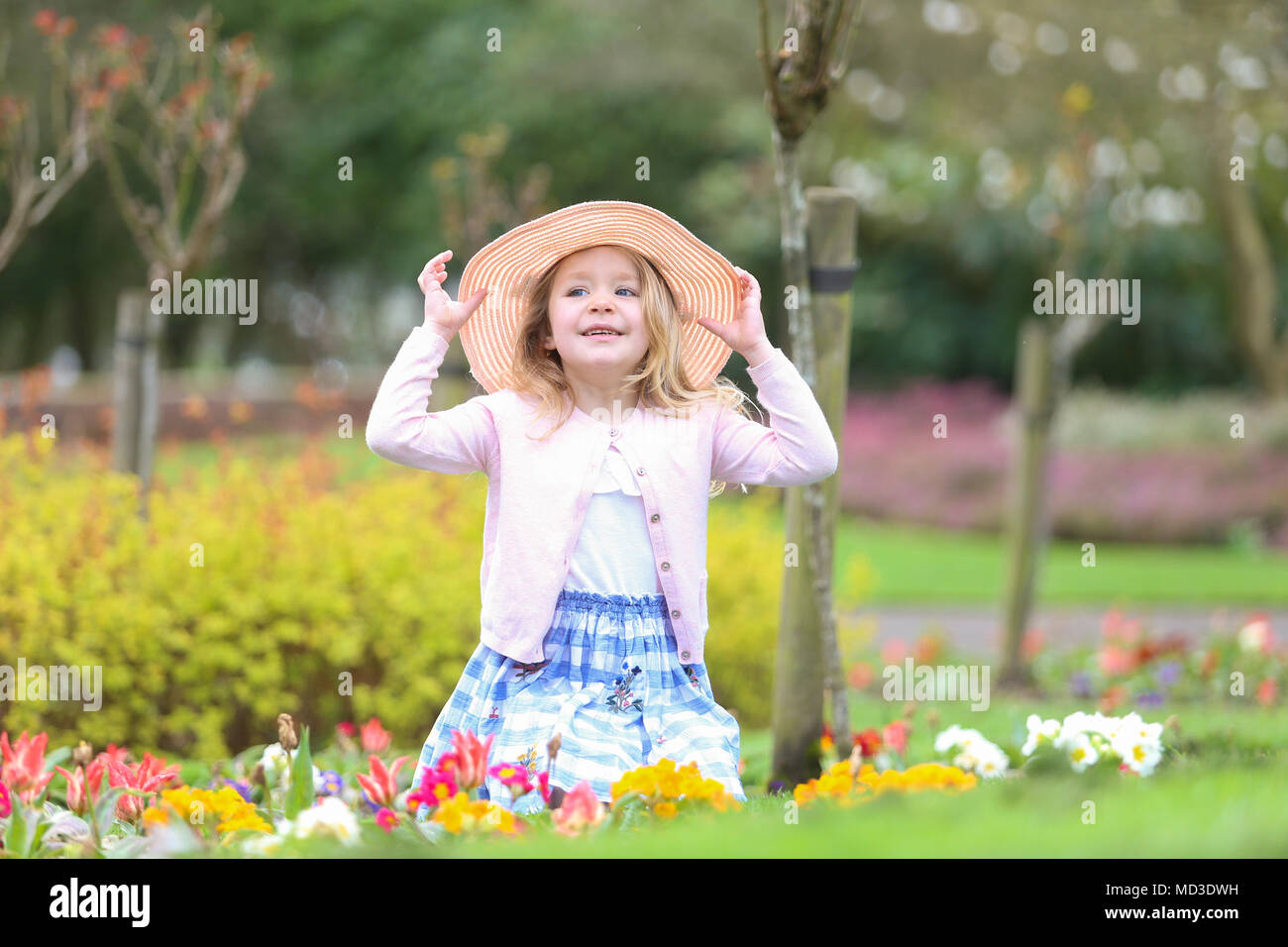 Pretty 4 year old girl hi-res stock photography and images - Alamy