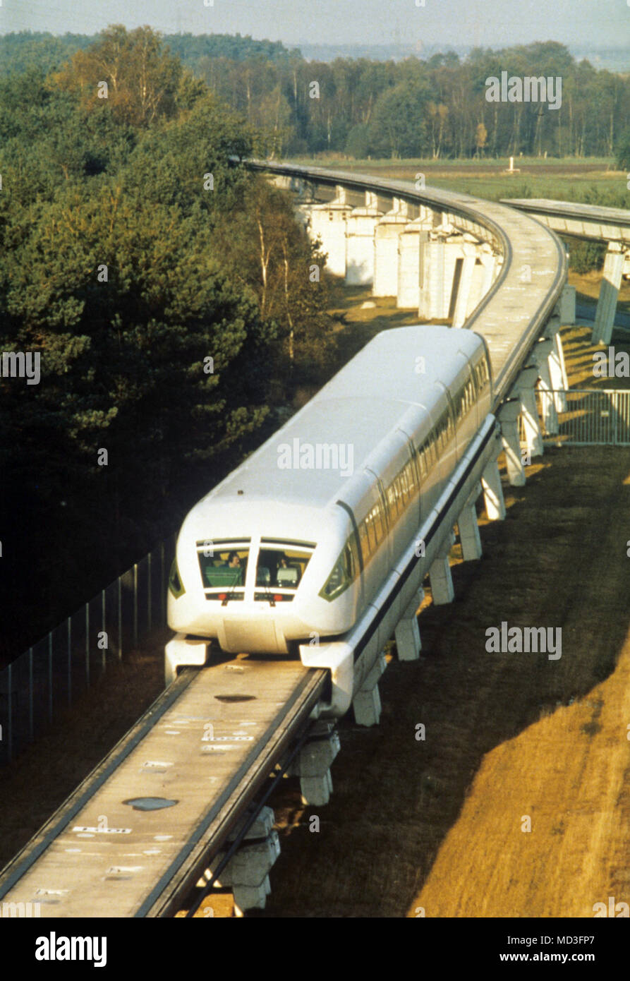 A Transrapid 06 on the test track in Emsland, taken in March 1988. (c ...