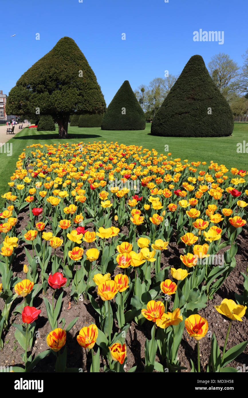 Hampton Court, SW London, England. 18th April 2018. Fabulous Spring ...