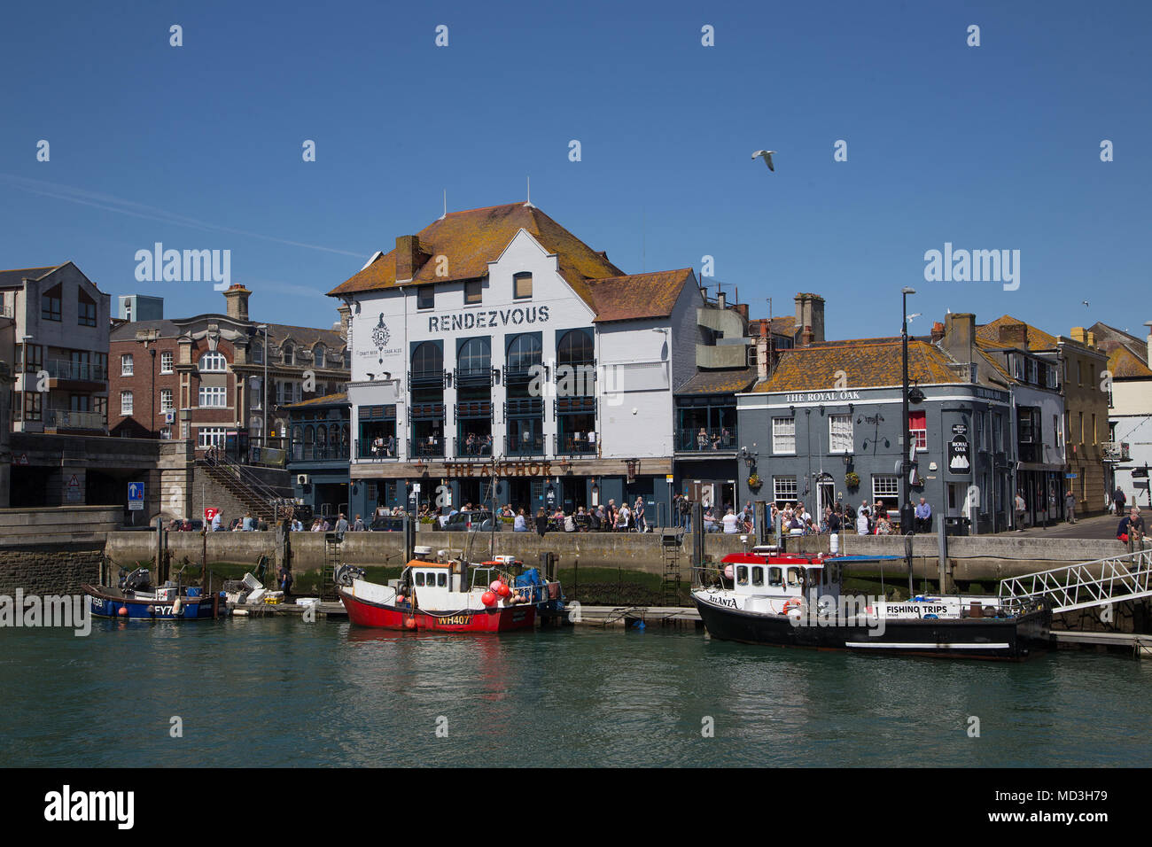 Weymouth, UK. 18th April 2018, Weymouth, Dorset, UK. Temperatures began ...