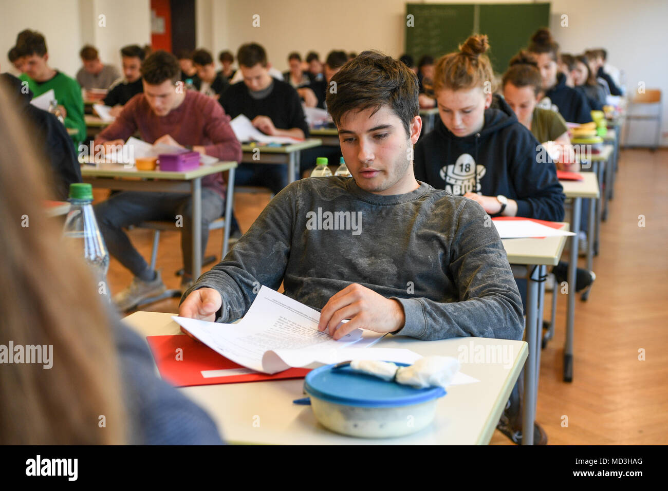 Abitur hi-res stock photography and images - Alamy