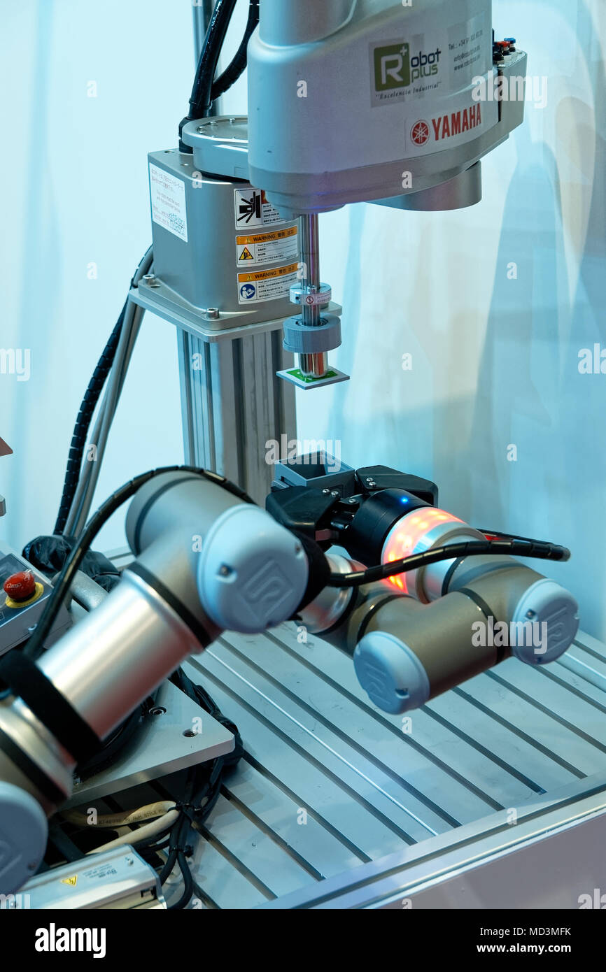 Robo machine hi-res stock photography and images - Alamy