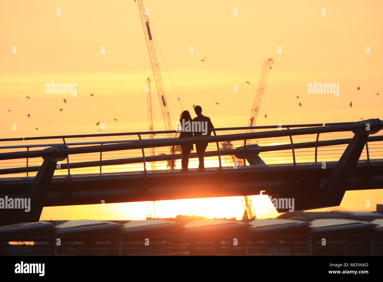 Monotone modern london hi-res stock photography and images - Alamy