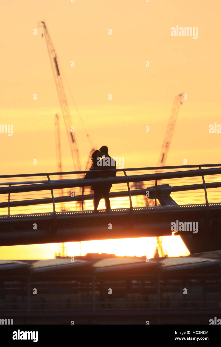 Monotone modern london hi-res stock photography and images - Alamy