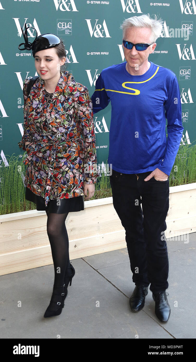 Philip treacy london hi-res stock photography and images - Alamy