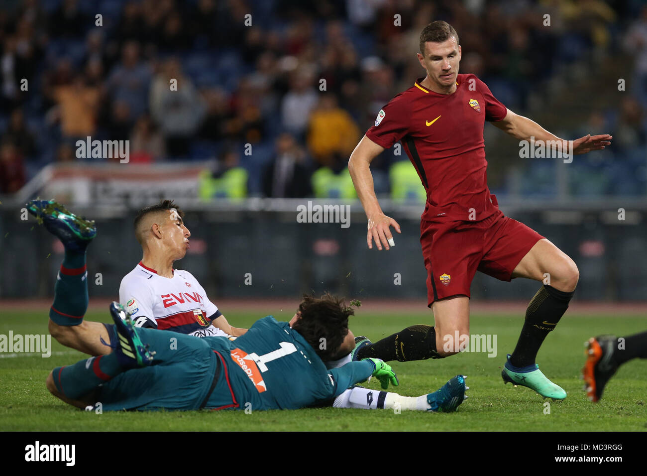 Genoa goalkeeper mattia perin hi-res stock photography and images - Alamy