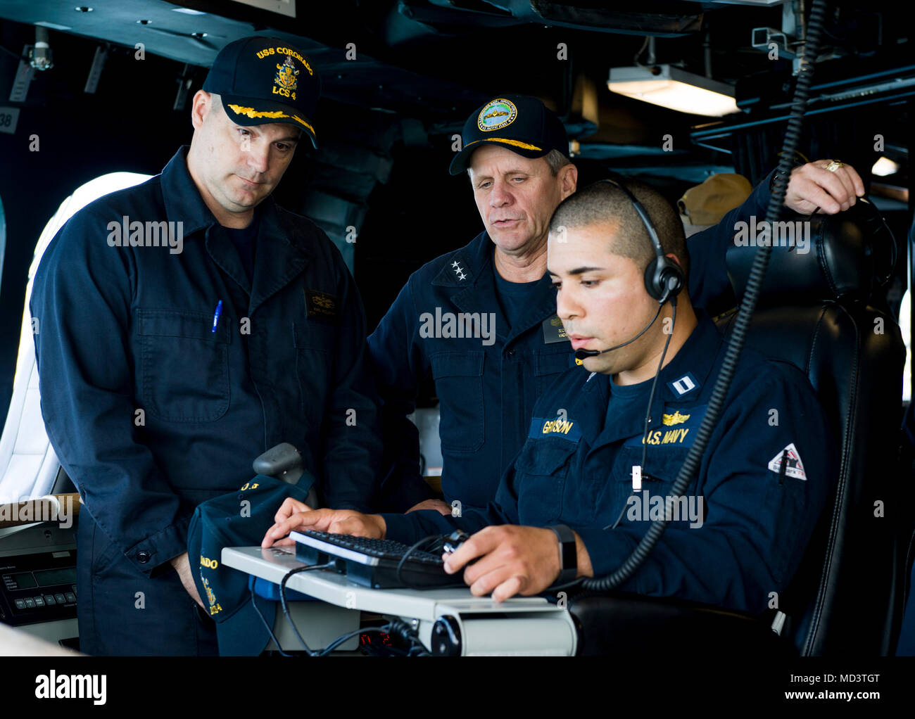 Uss grayson hi-res stock photography and images - Alamy