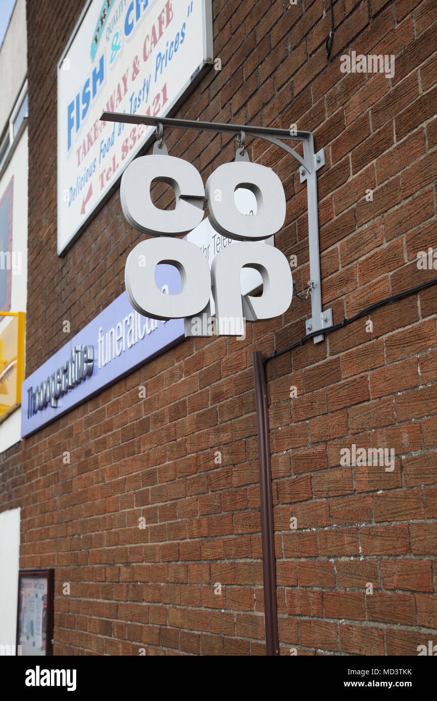 Co op sign on building hi-res stock photography and images - Alamy