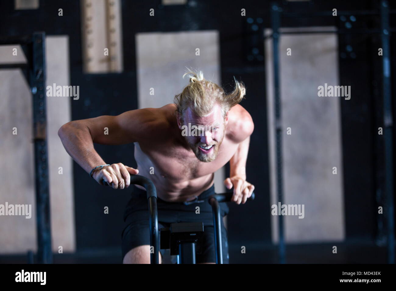 Air resistance hi-res stock photography and images - Alamy