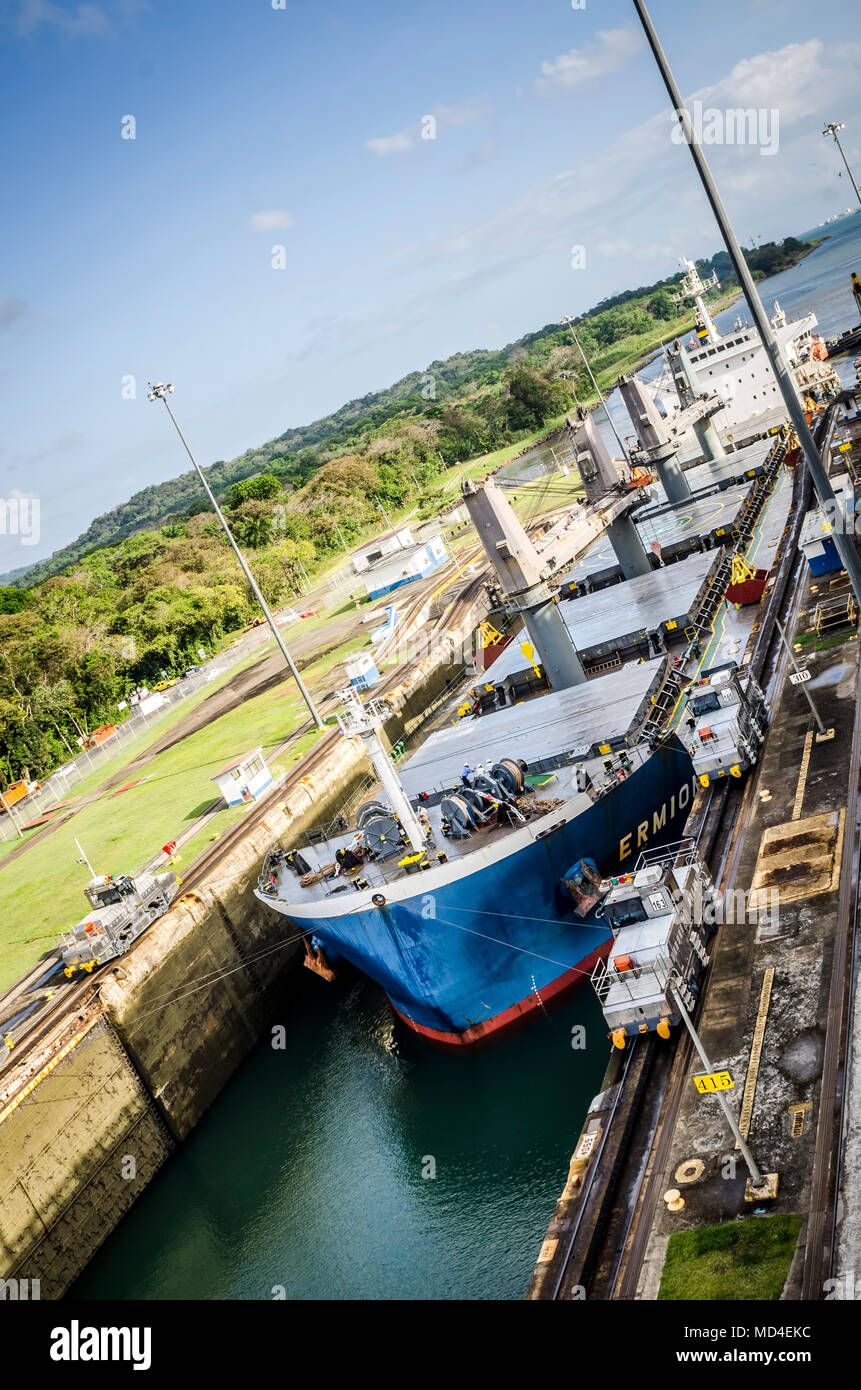 Oil tanker ship hi-res stock photography and images - Alamy