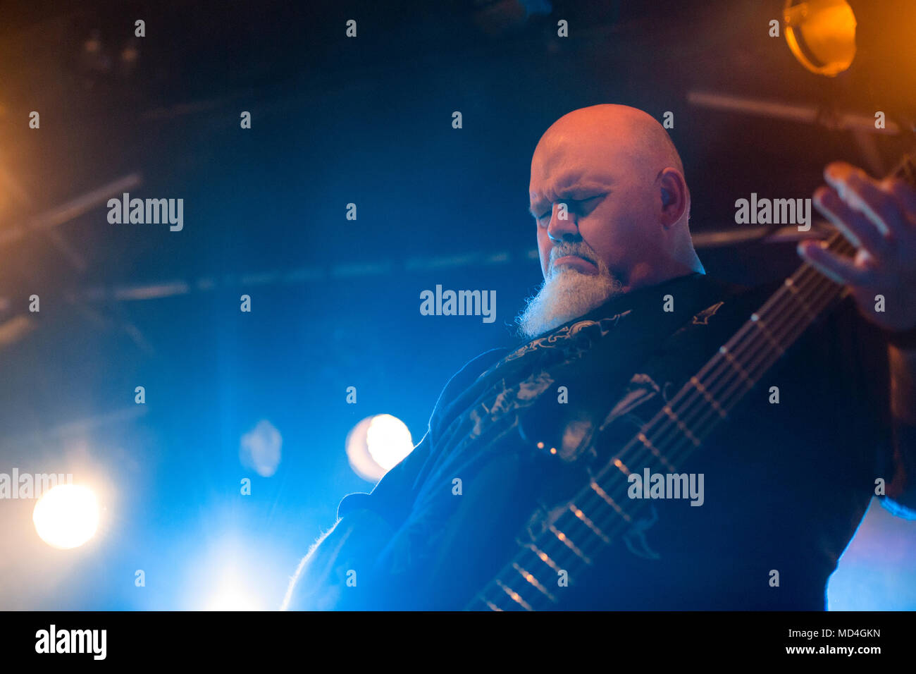 Crowbar on stage hi-res stock photography and images - Alamy
