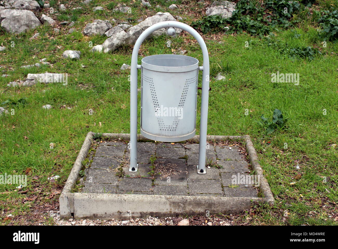 Stone trash can hi-res stock photography and images - Alamy