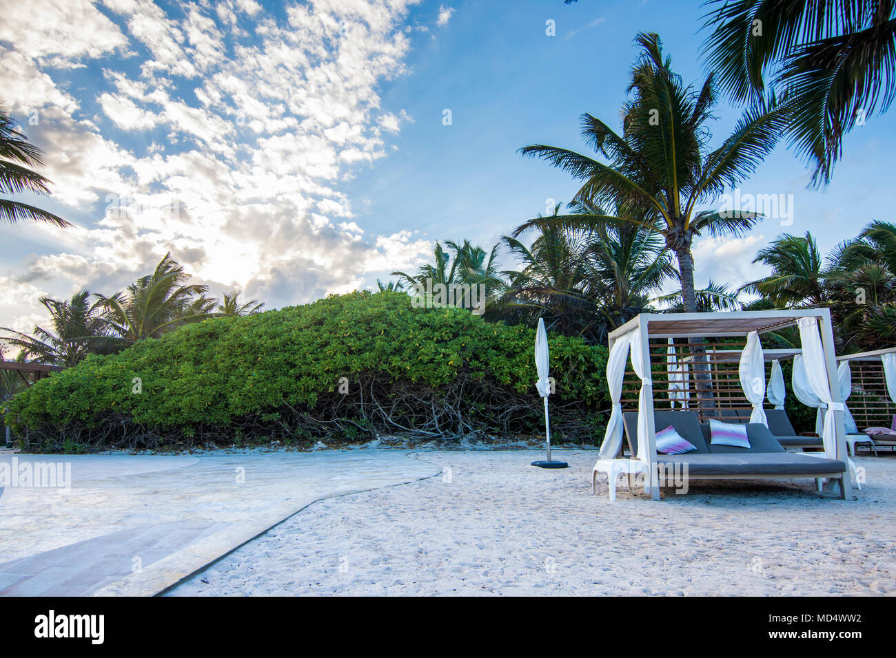 Beach cabana mexico hi-res stock photography and images - Alamy