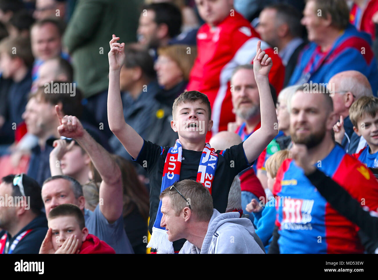 Palace crystal brighton fans hi-res stock photography and images - Alamy